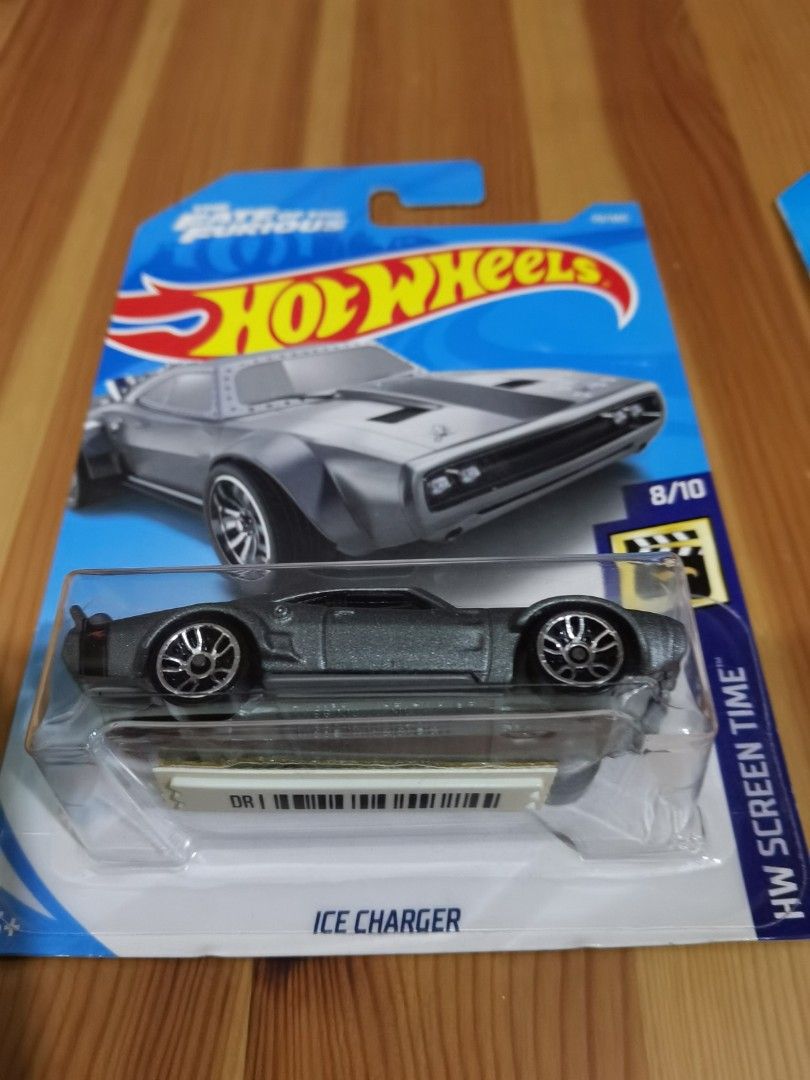Hot Wheels - Ice Charger (Fate of the Furious) and Corvette Grand Sport ...