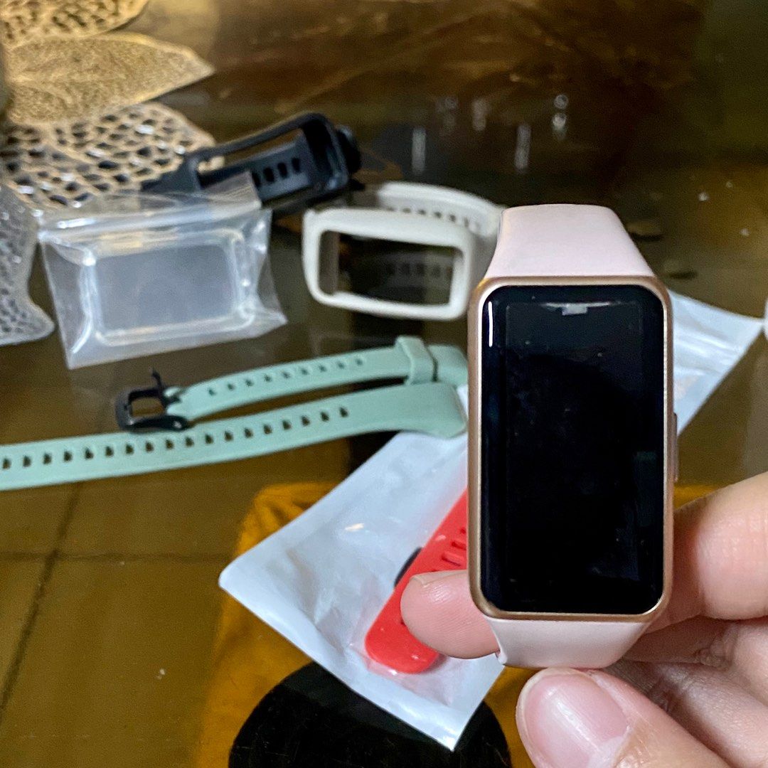 HUAWEI BAND 6 SMARTWATCH, Women's Fashion, Watches & Accessories ...