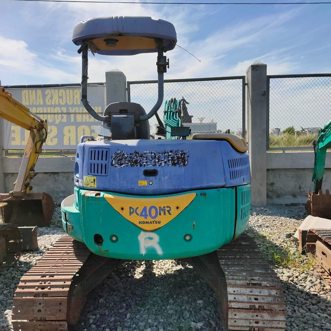 KOMATSU EXCAVATOR PC40MR-1 WITH DOZER AND BREAKERLINE on Carousell