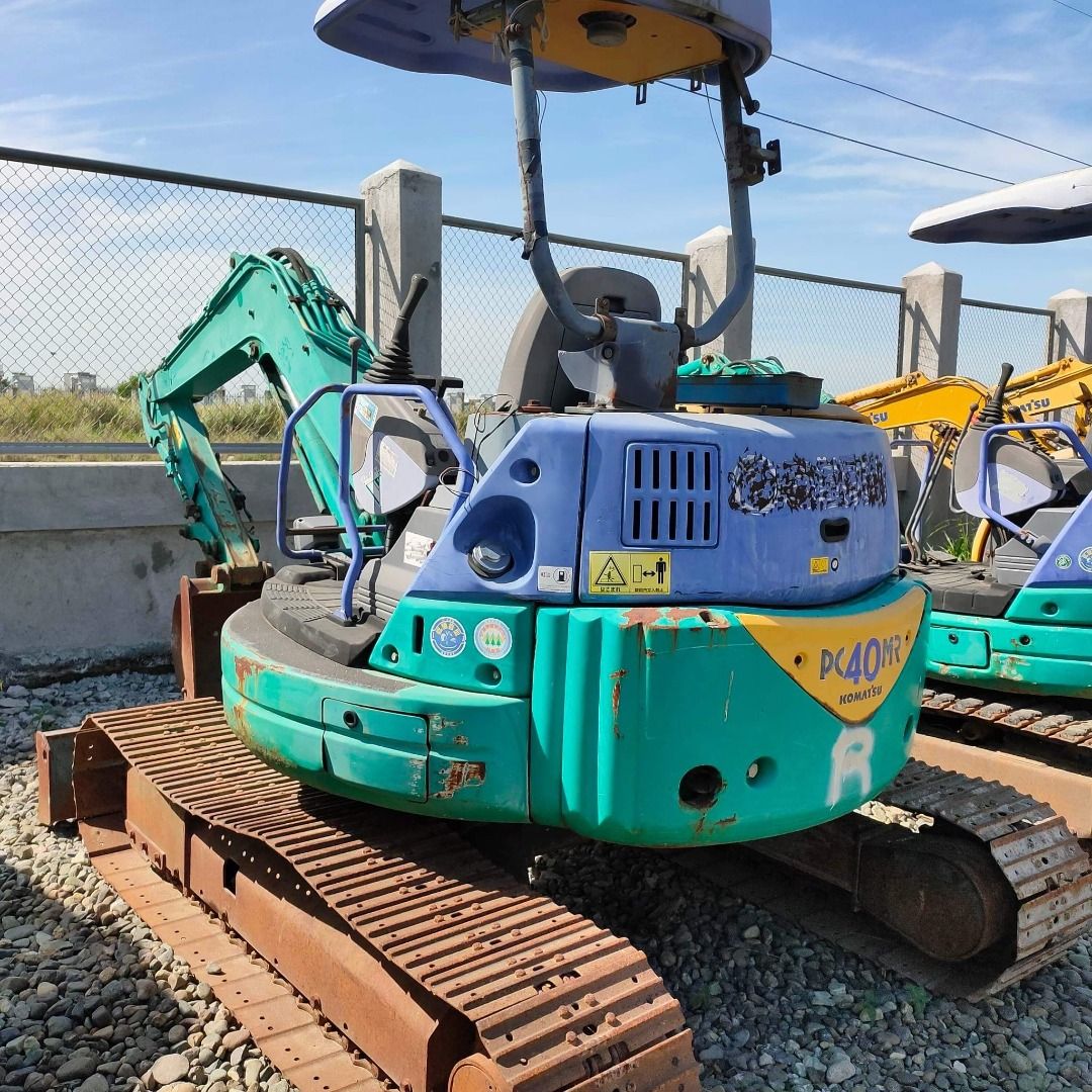 KOMATSU EXCAVATOR PC40MR-1 WITH DOZER AND BREAKERLINE on Carousell