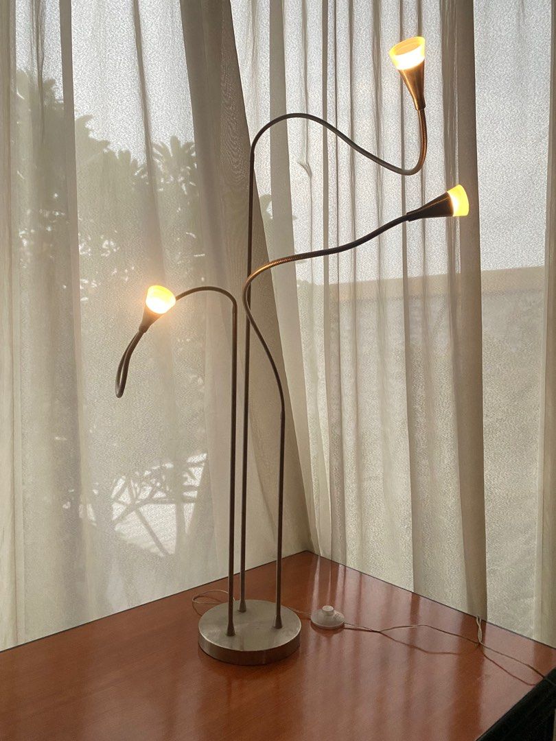 Lampu meja design minimalis, Perabotan Rumah di Carousell