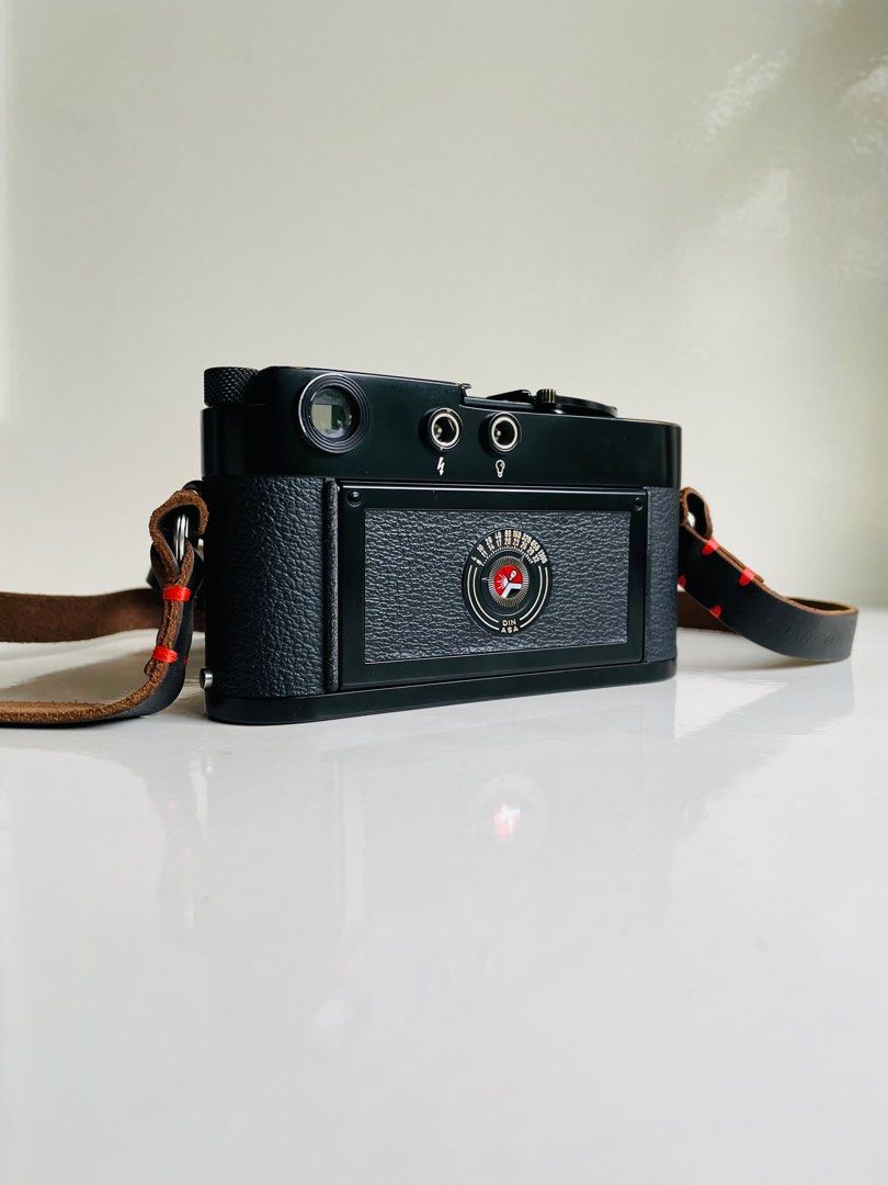 Leica M2 with Carl Zeiss 35mm f2.8 Biogon lens, Photography, Cameras on Carousell