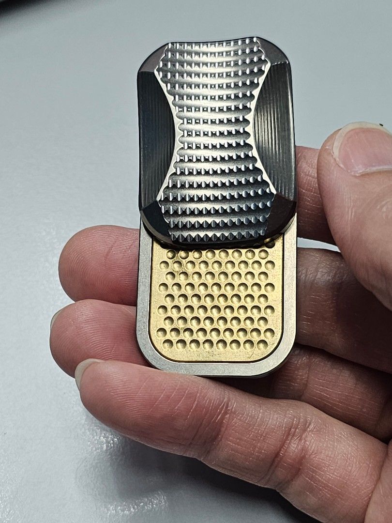 Magnus Fidgets 2 Click Titanium Toad (with copper inner plates ...