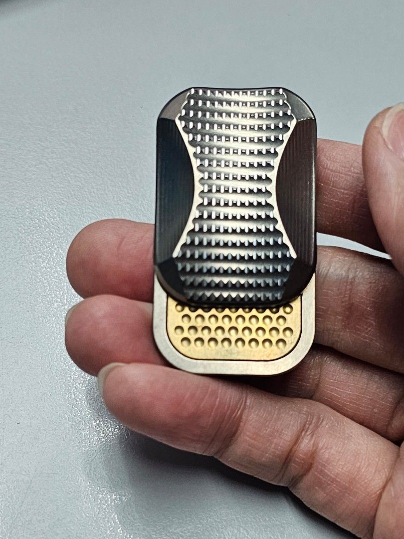 Magnus Fidgets 2 Click Titanium Toad (with copper inner plates ...