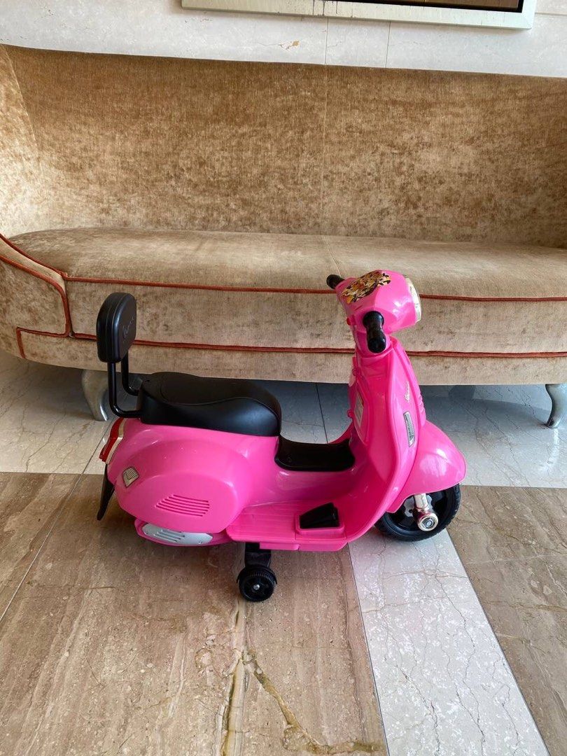 Mini Vespa child motorcycle 偉士 兒童電動迷你綿羊仔電單車(上水交收） 正常使用 Trade at sheung ...