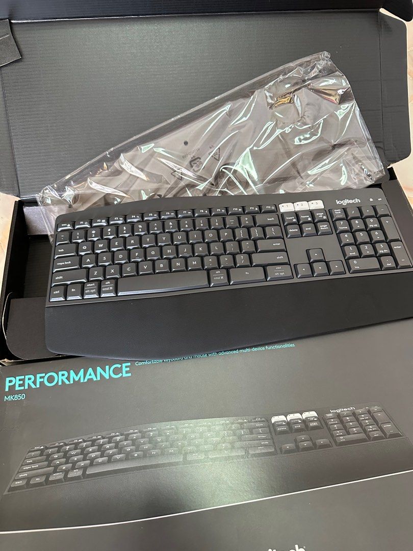 Mk850 Performance Wireless Keyboard Computers And Tech Parts And Accessories Computer Keyboard On