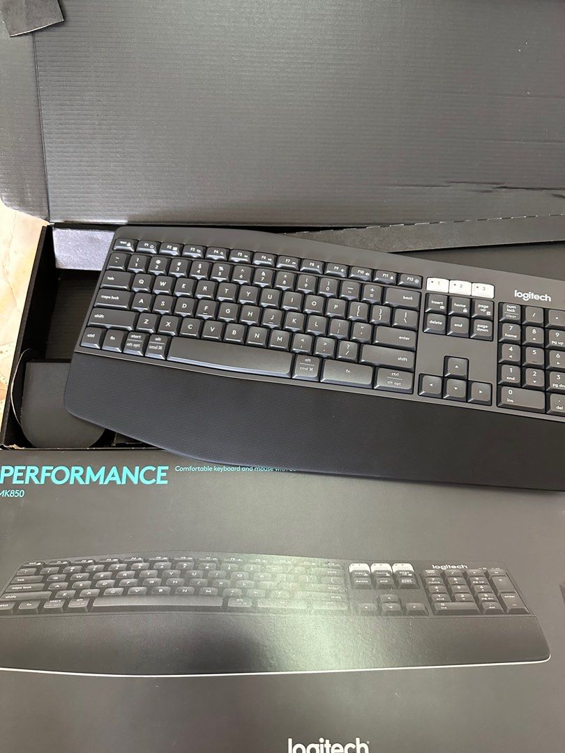 Mk850 Performance Wireless Keyboard Computers And Tech Parts And Accessories Computer Keyboard On