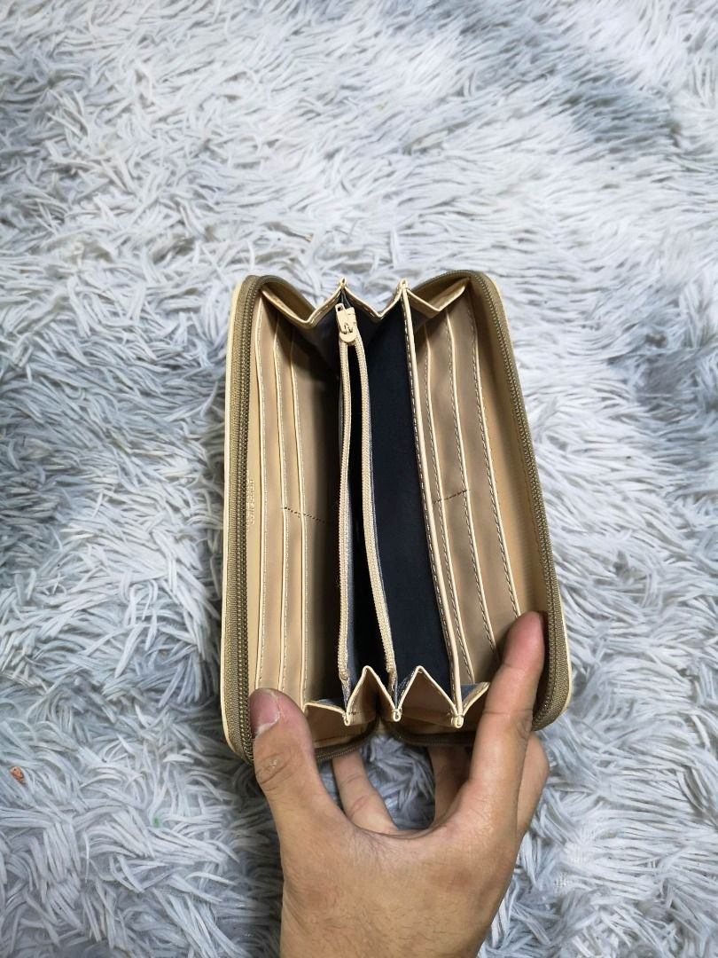 Moa Moa Collection Beige With Cards And Coins Compartment Zip Around ...