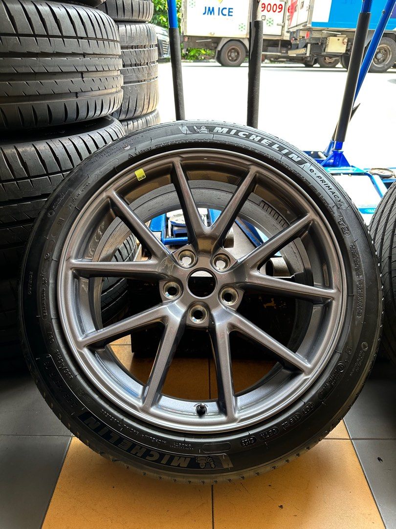 Original 18” Tesla stock wheelset with Michelin Tyres 2023, Car ...
