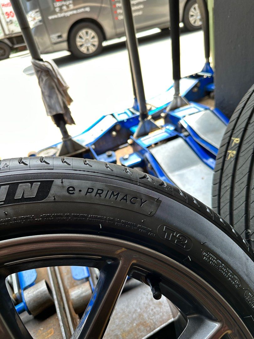 Original 18” Tesla stock wheelset with Michelin Tyres 2023, Car ...