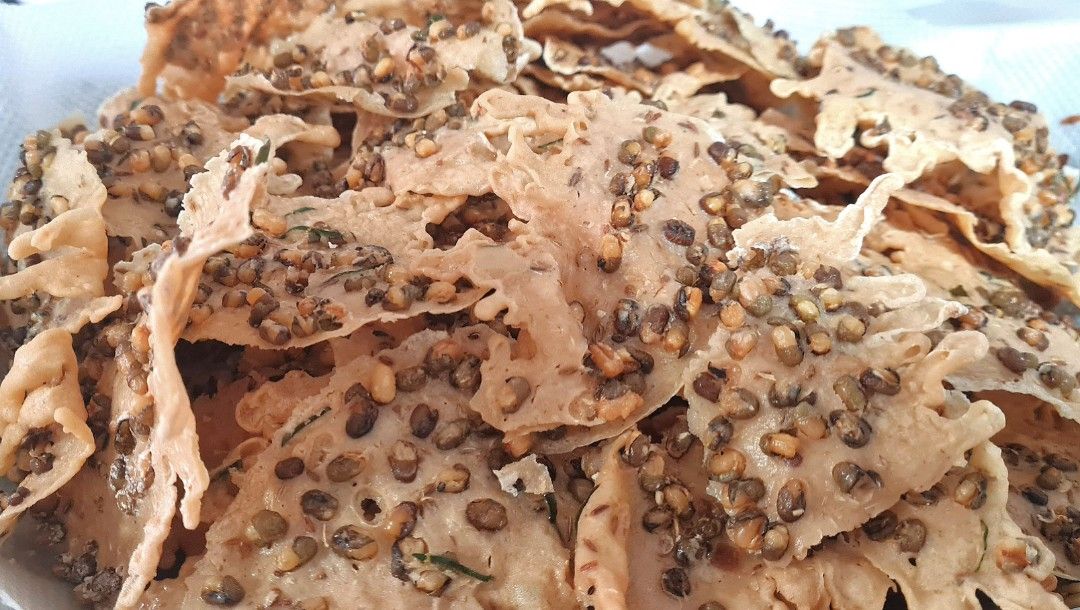 Rempeyek tumpi (kacang hijau), Food & Drinks, Homemade Bakes on Carousell