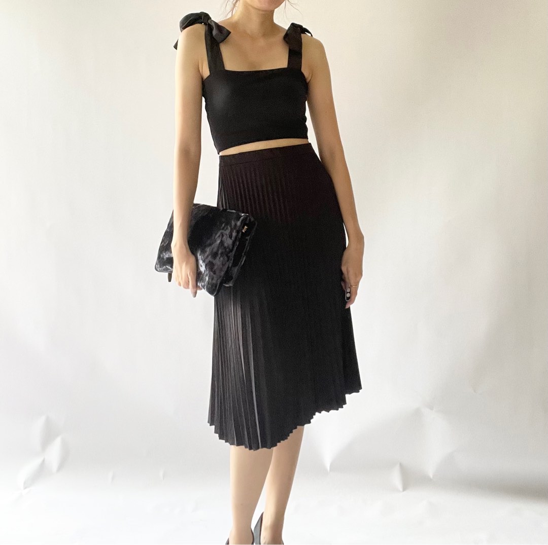 Rok lipit hitam (sku : A13), Fesyen Wanita, Pakaian Wanita, Gaun & Rok ...