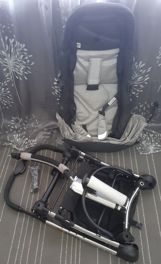SCR10 Hydra, Babies & Kids, Going Out, Strollers on Carousell