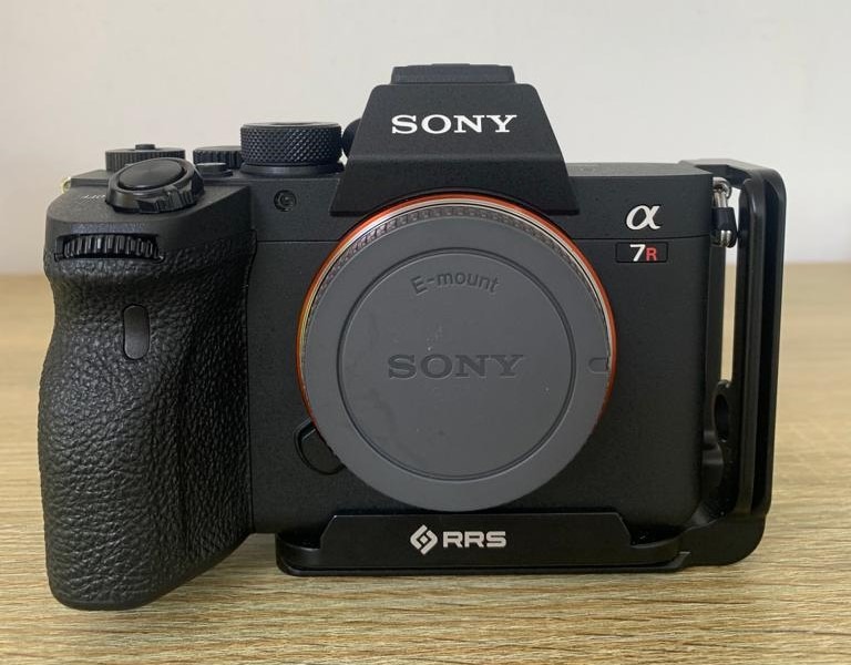 SONY A7RIV BODY, Photography, Cameras on Carousell