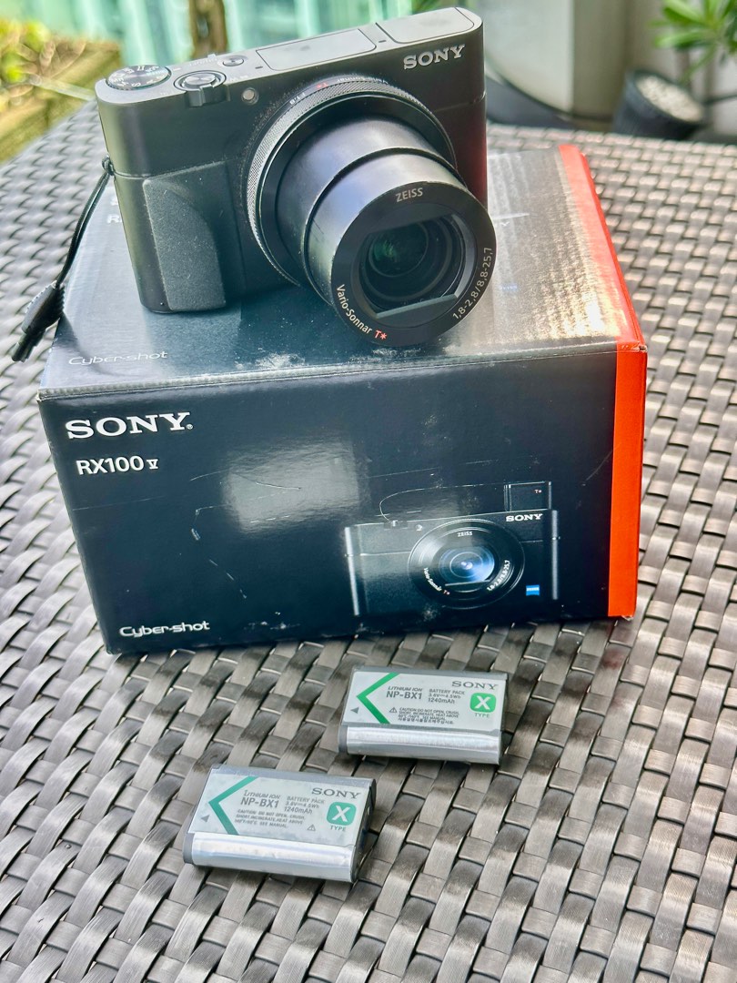 Sony RX100V, Photography, Cameras on Carousell