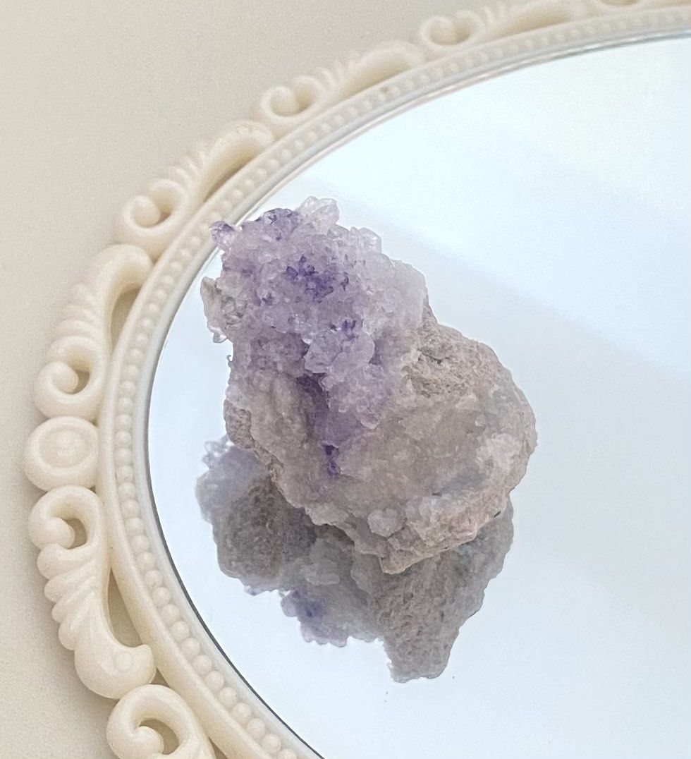 spirit flower geode, Women's Fashion, Jewelry & Organisers, Precious ...