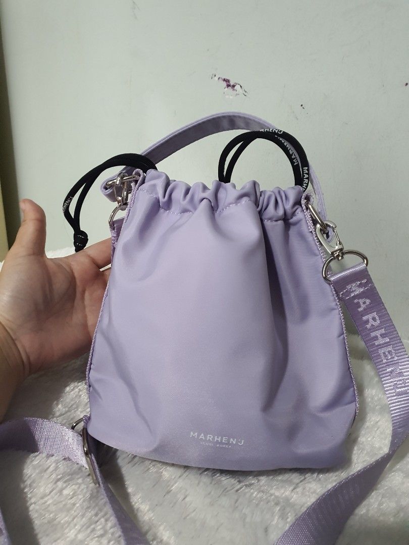 Tas sling serut nilon lilac Marhen J, Fesyen Wanita, Tas & Dompet di ...