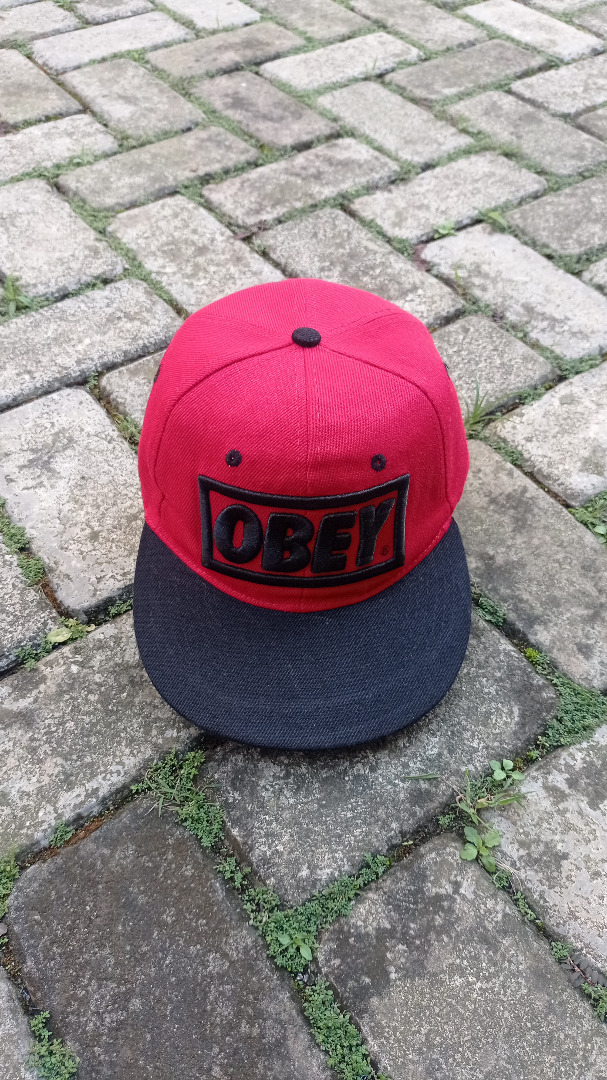 Topi Obey Merak Kriuk, Fesyen Pria, Aksesoris, Topi di Carousell