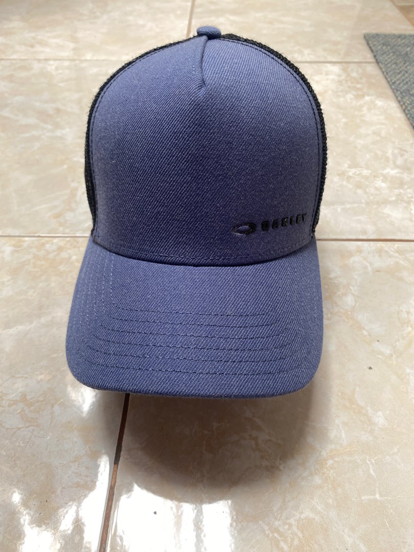 Topi Pria Merk Oakley Warna Ungu Original, Fesyen Pria, Aksesoris, Topi ...