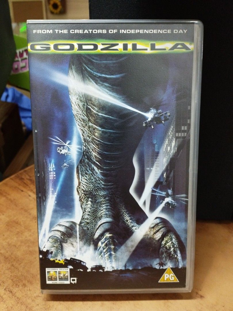 (VHS) Godzilla, Hobbies & Toys, Music & Media, CDs & DVDs on Carousell