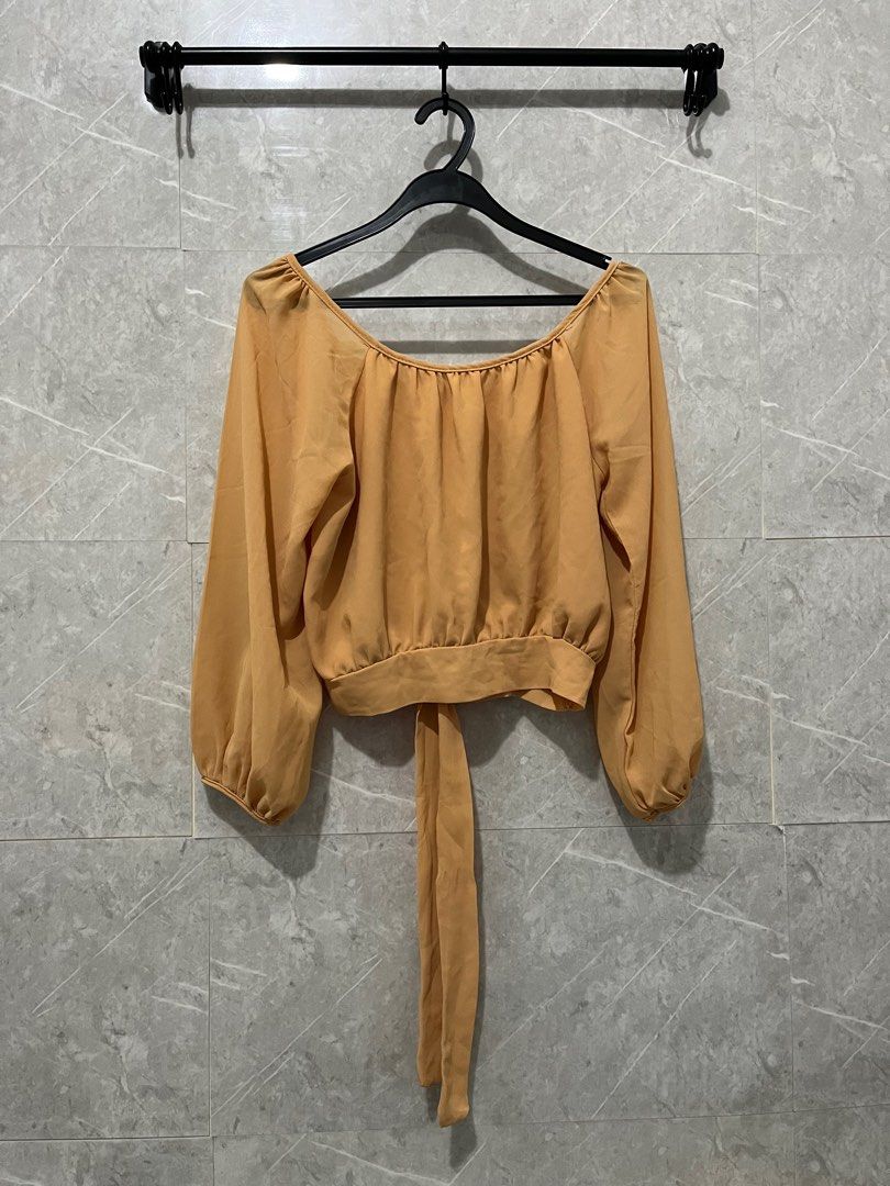 Yellow sabrina top fit to M, Fesyen Wanita, Pakaian Wanita, Atasan di ...