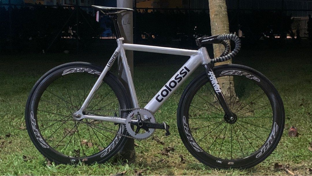 Zipp 303 Track Wheelset, Sports Equipment, Bicycles & Parts, Parts ...