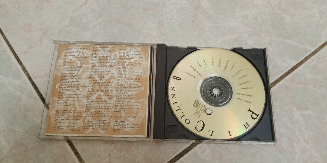 超絕版 稀有1993年 Pill Collins Flying Hits CD Flying 唱片, 書籍、休閒與玩具, 樂器、音樂相關 ...