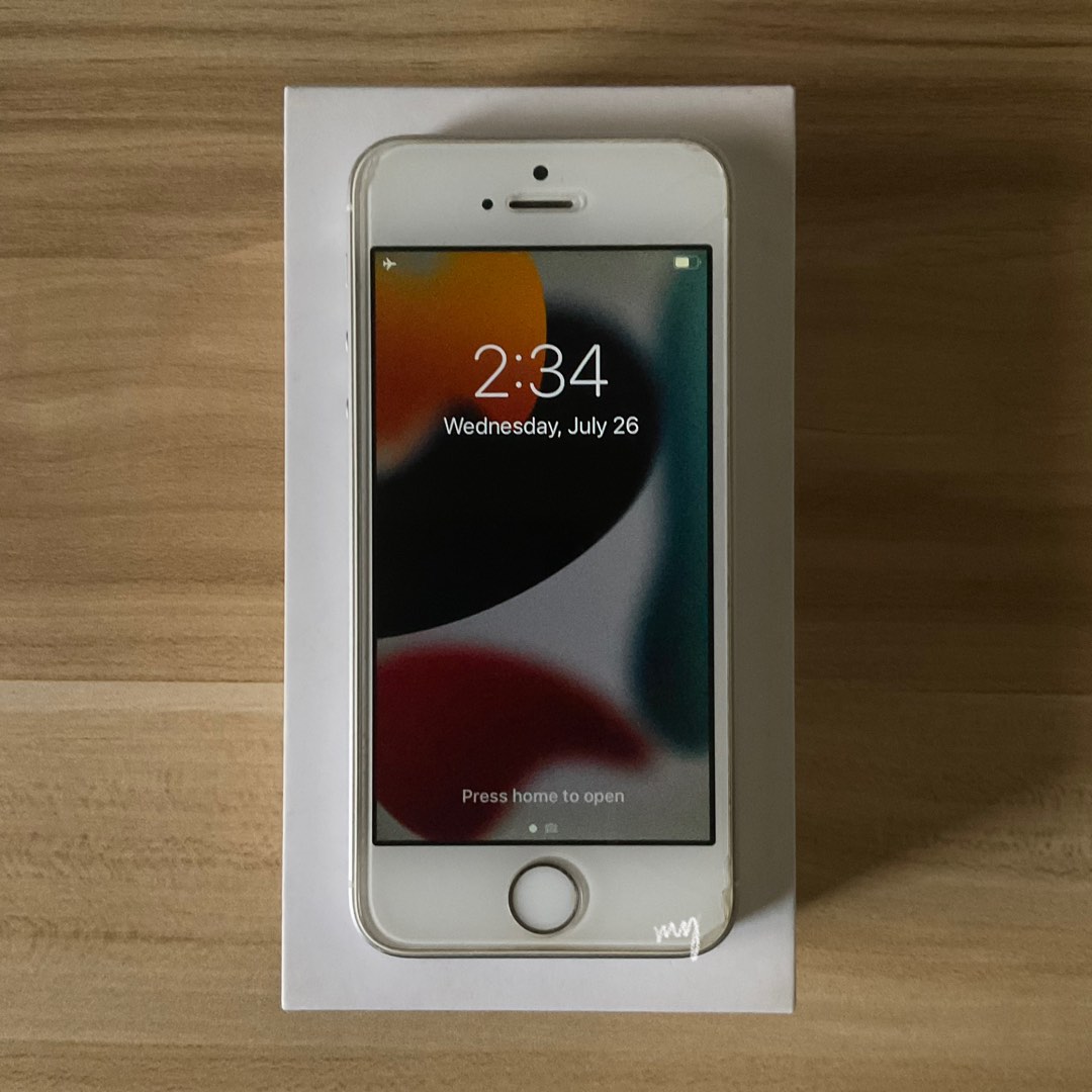 Apple iPhone SE Silver/Grey (1st Gen), Mobile Phones & Gadgets, Mobile ...