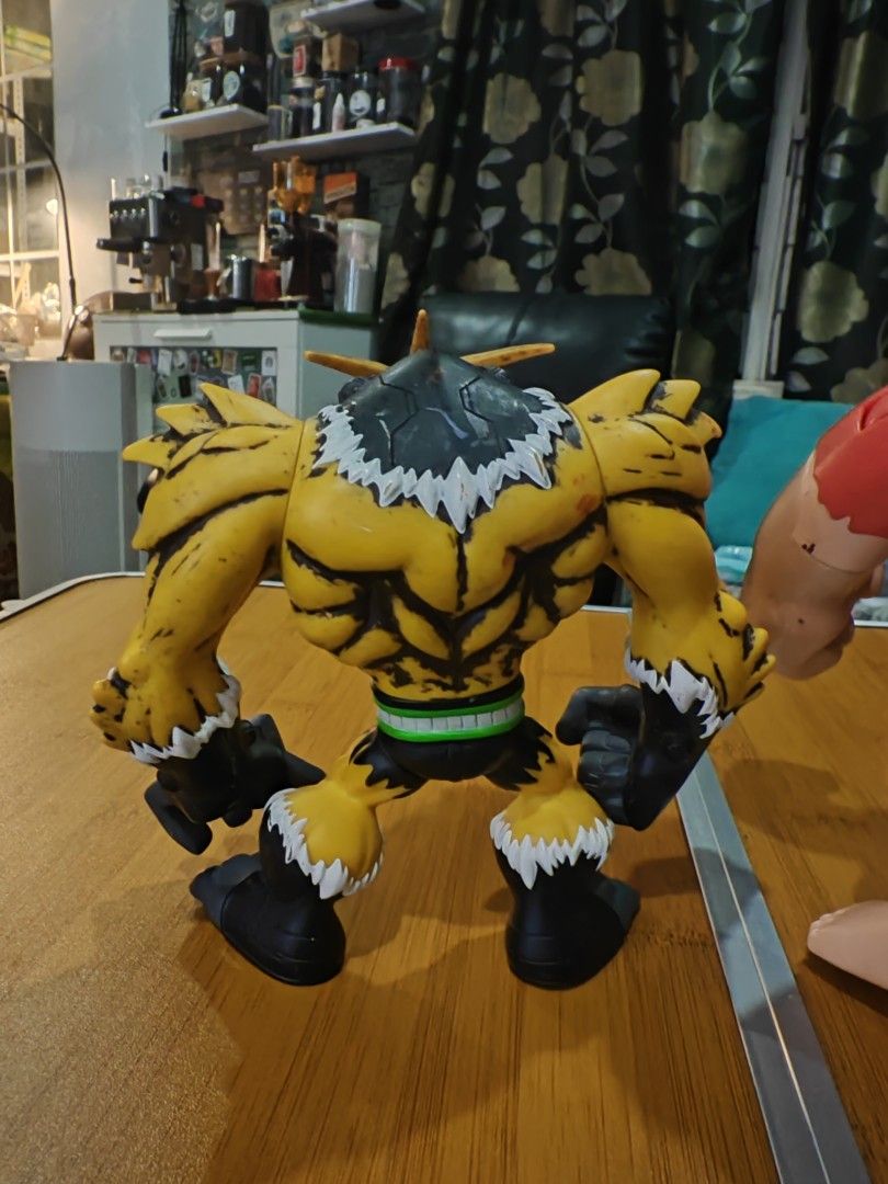Ben 10 & Wrack it Ralph, Hobbies & Toys, Toys & Games on Carousell