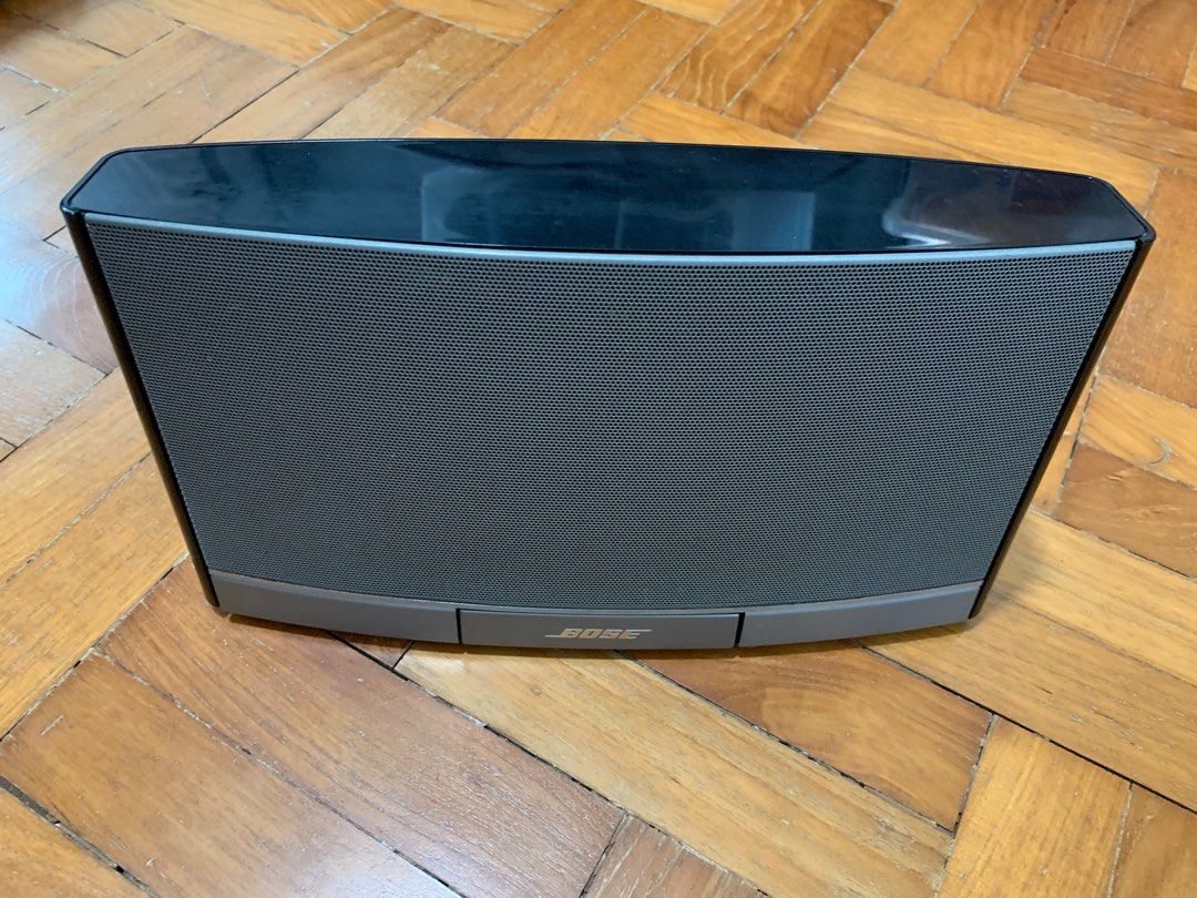 Bose portable SoundDock music player for iPhone iPod , Audio, Soundbars ...