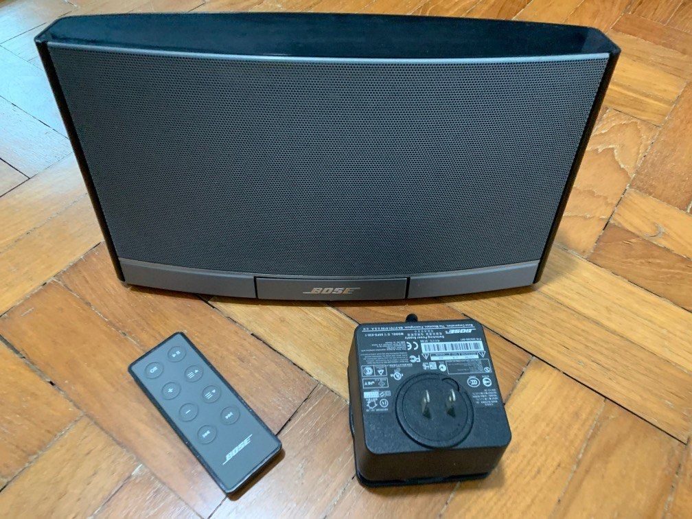 Bose portable SoundDock music player for iPhone iPod , Audio, Soundbars ...