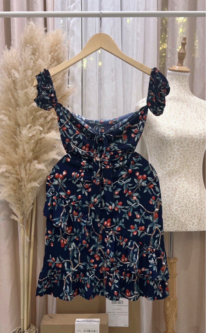 BSCO Puff Shoulder A line Dress, Women's Fashion, Dresses & Sets ...