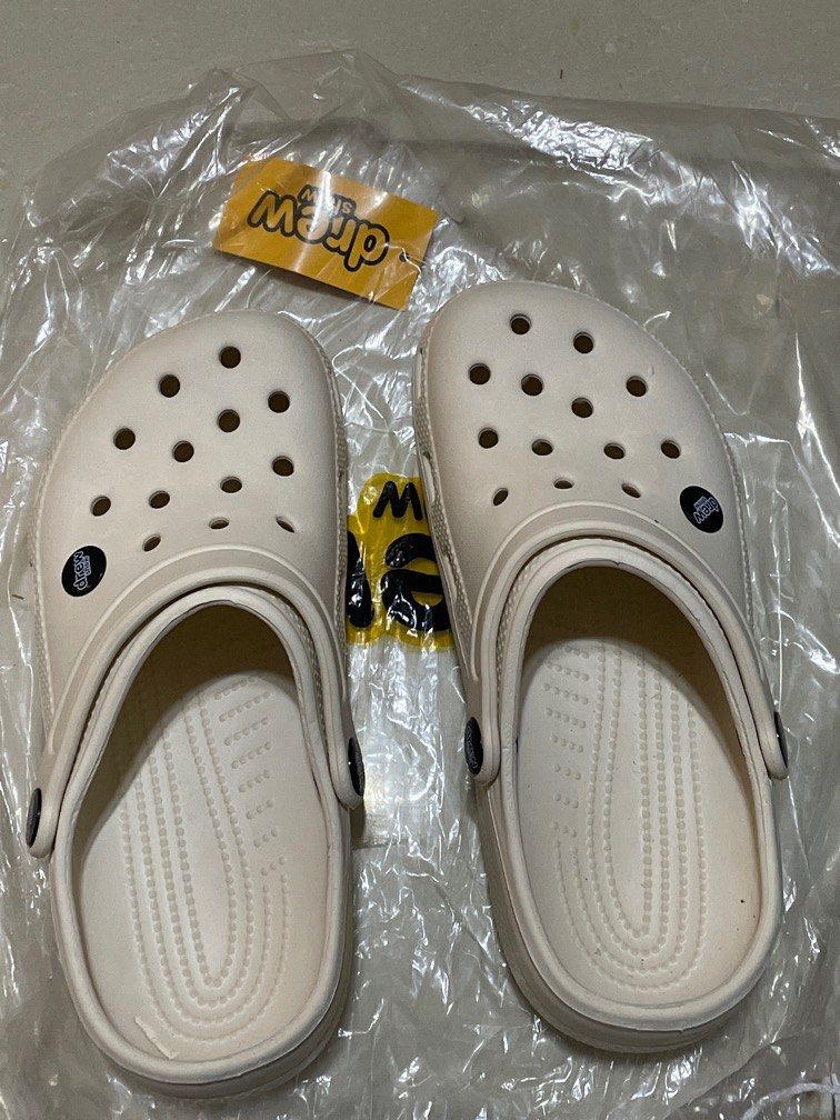 CROCS OEM CREAM WHITE, Women's Fashion, Footwear, Slippers and slides ...
