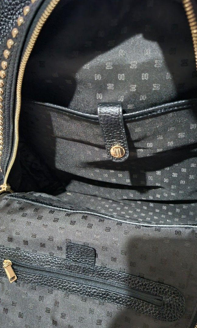 DAKS Backpack, Women's Fashion, Bags & Wallets, Backpacks on Carousell