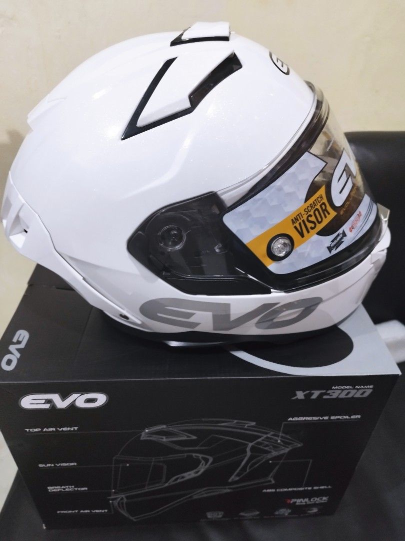 Evo XT300 Full Face Helmet, Motorbikes, Motorbike Parts & Accessories ...