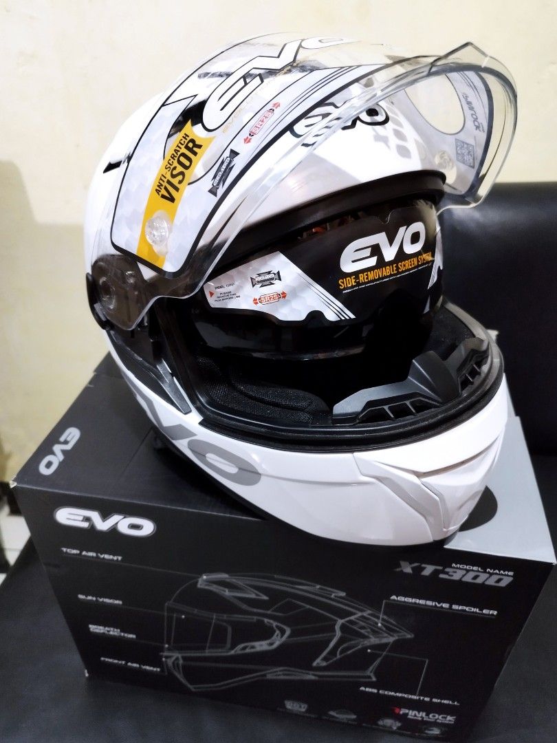 Evo XT300 Full Face Helmet, Motorbikes, Motorbike Parts & Accessories ...