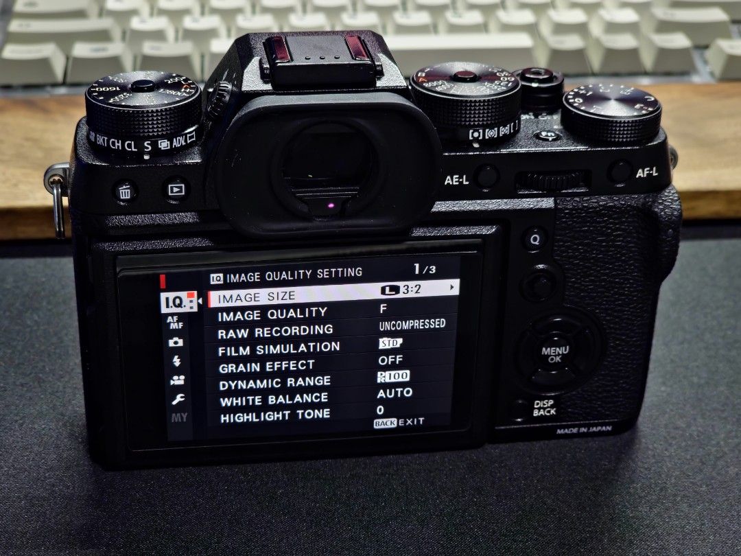 Fujifilm XT 2 Mirrorless Digital Camera, Photography, Cameras on Carousell