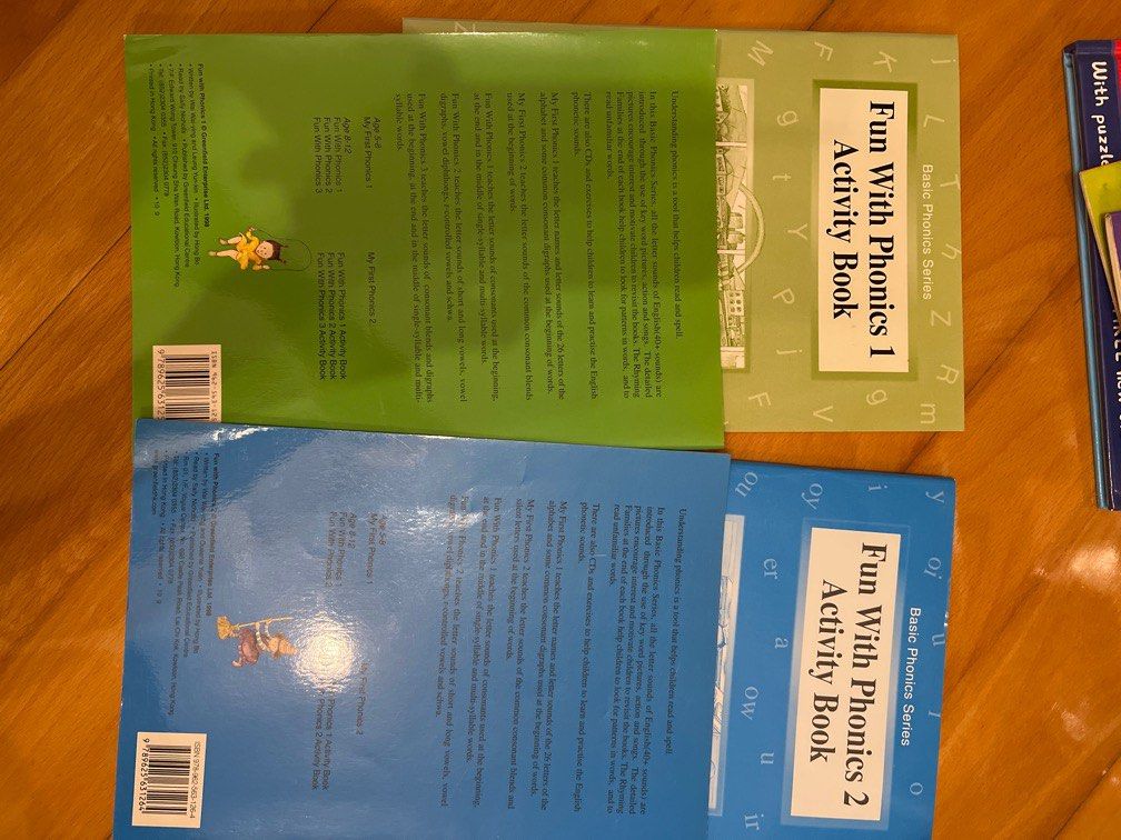 拼音 Fun with phonics 1 and 2， activity books， 4 CD , 興趣及遊戲, 書本 & 文具, 兒童 ...