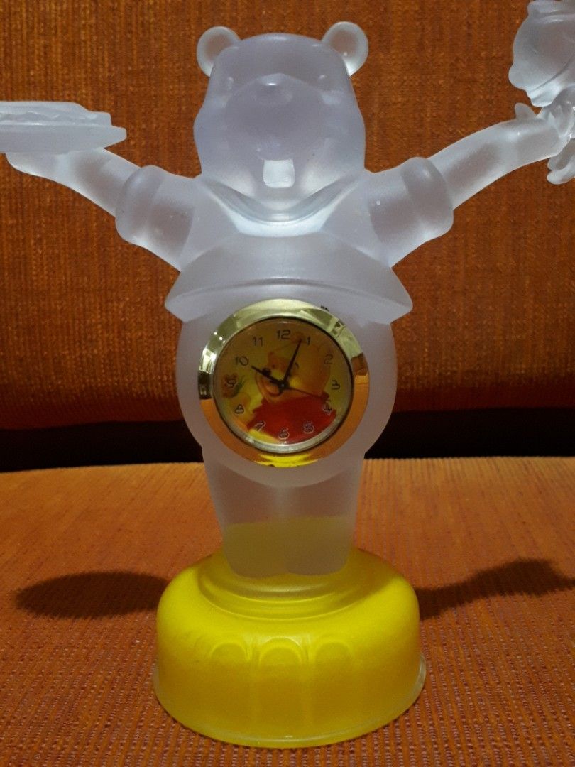 Jam Meja WINNIE The Pooh, Toys & Collectibles, Lainnya di Carousell