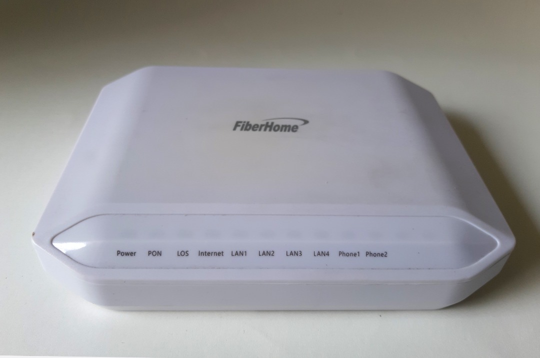 Maxis FiberHome GPON ONU HG6240A Modem, Computers & Tech, Parts ...