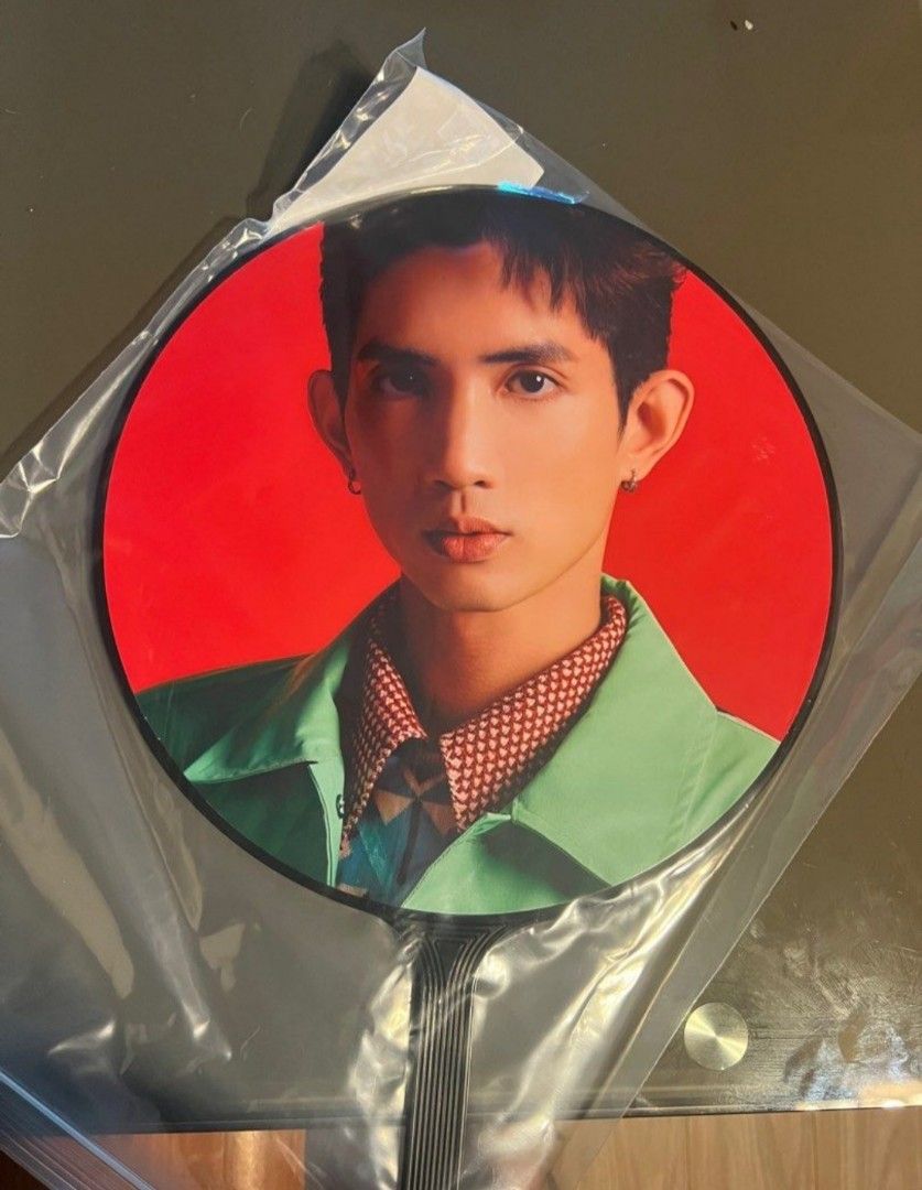 Mirror Alton, Lok man 應緩扇, 興趣及遊戲, 收藏品及紀念品, 明星周邊 - Carousell