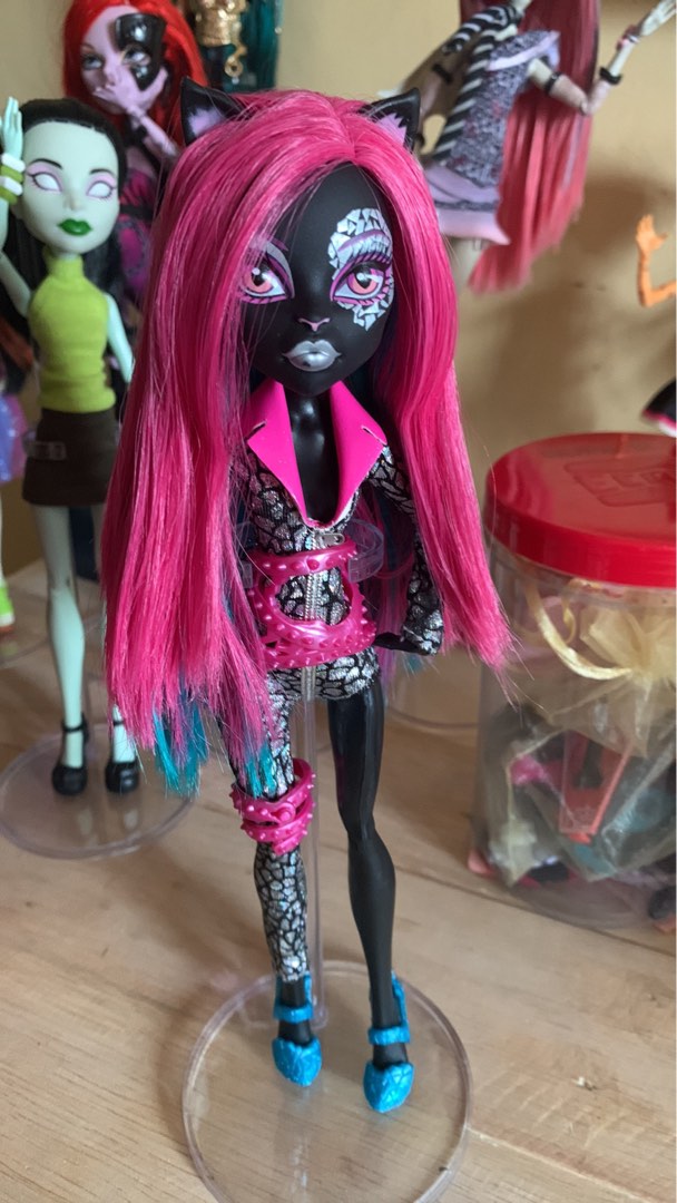 Monster high catty noir fierce rockers line on Carousell