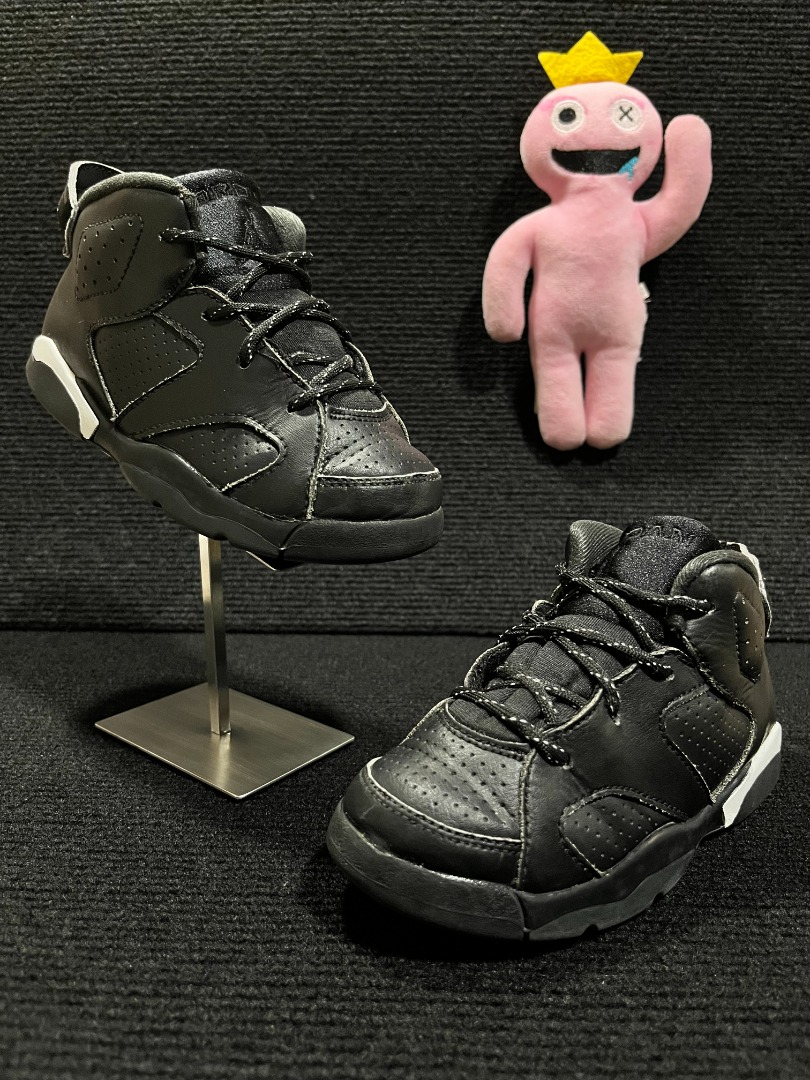 Original Air Jordan Retro, Women's Fashion, Footwear, Sneakers on Carousell