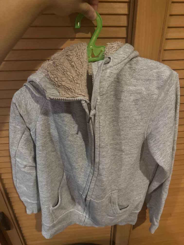 (ORIGINAL) Uniqlo Grey Furry Jacket, Men's Fashion, Coats, Jackets and ...