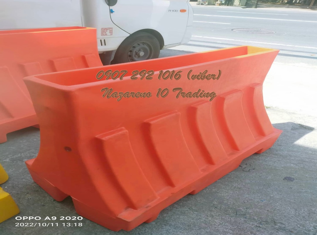 RB8 Plantbox Plastic road barrier 417, Commercial & Industrial ...