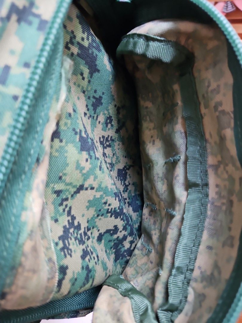 SAF army bag, Men's Fashion, Bags, Backpacks on Carousell