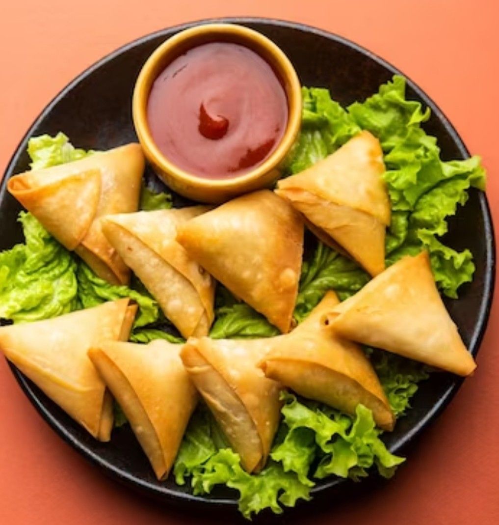 samosa ( mini ) HALAL, Food & Drinks, Homemade Bakes on Carousell
