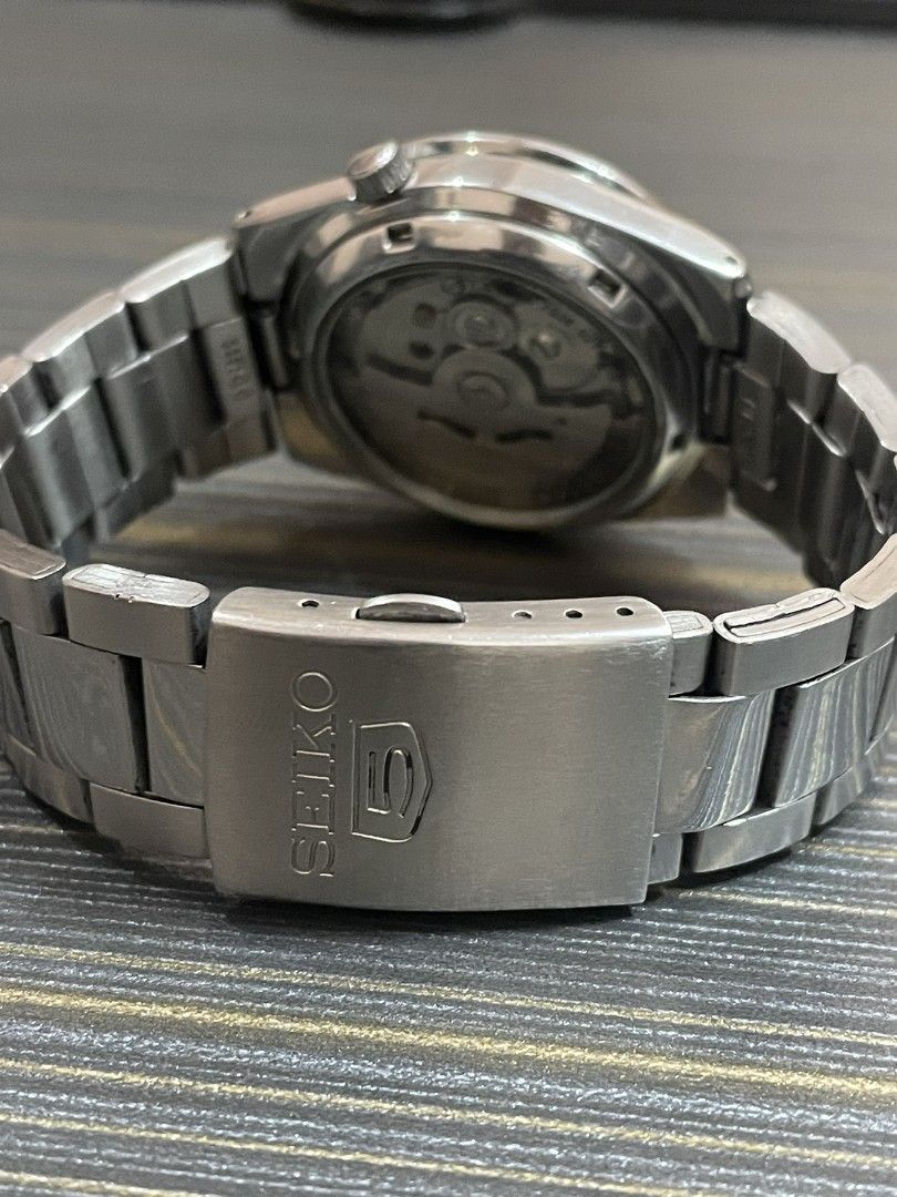 Seiko 5 Explorer, Men's Fashion, Watches & Accessories, Watches on ...