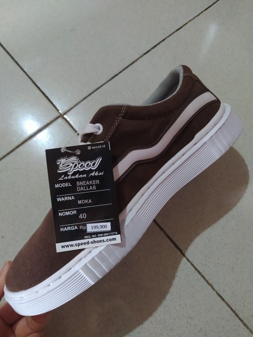 Sepatu Speed Sneakers, Fesyen Pria, Sepatu , Sneakers di Carousell