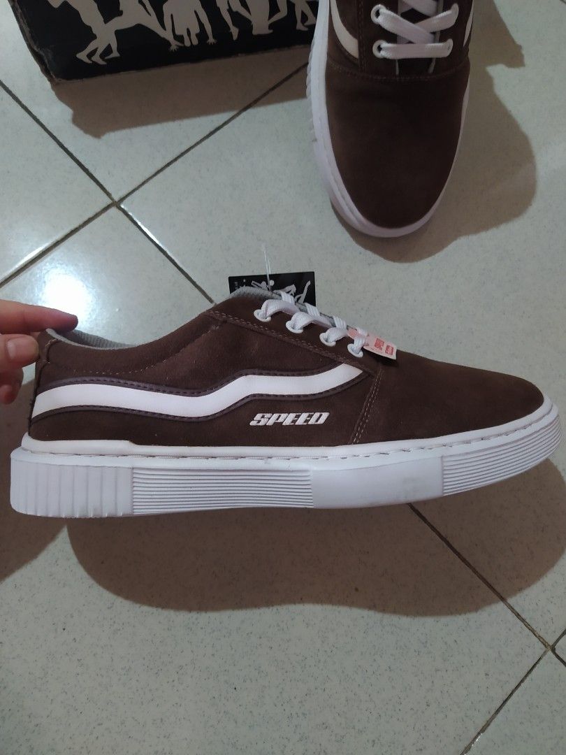 Sepatu Speed Sneakers, Fesyen Pria, Sepatu , Sneakers di Carousell